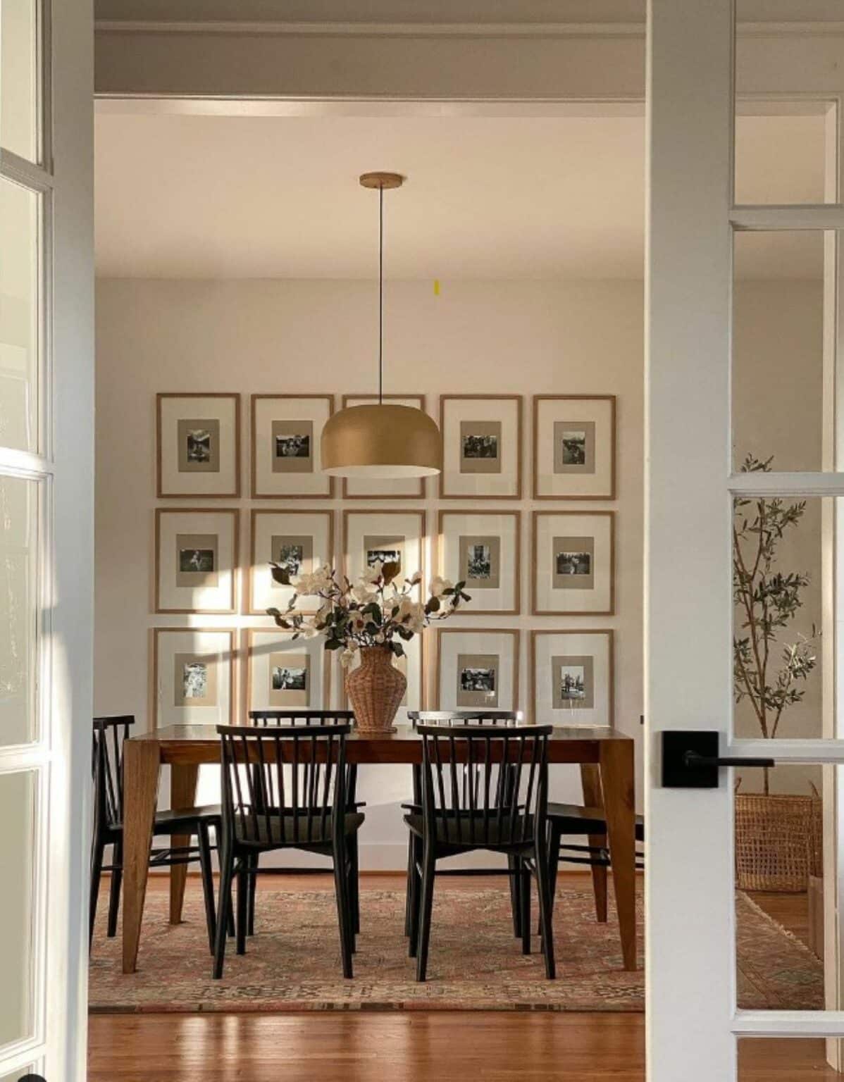 19 Creative Ways to Decorate a Big Blank Wall