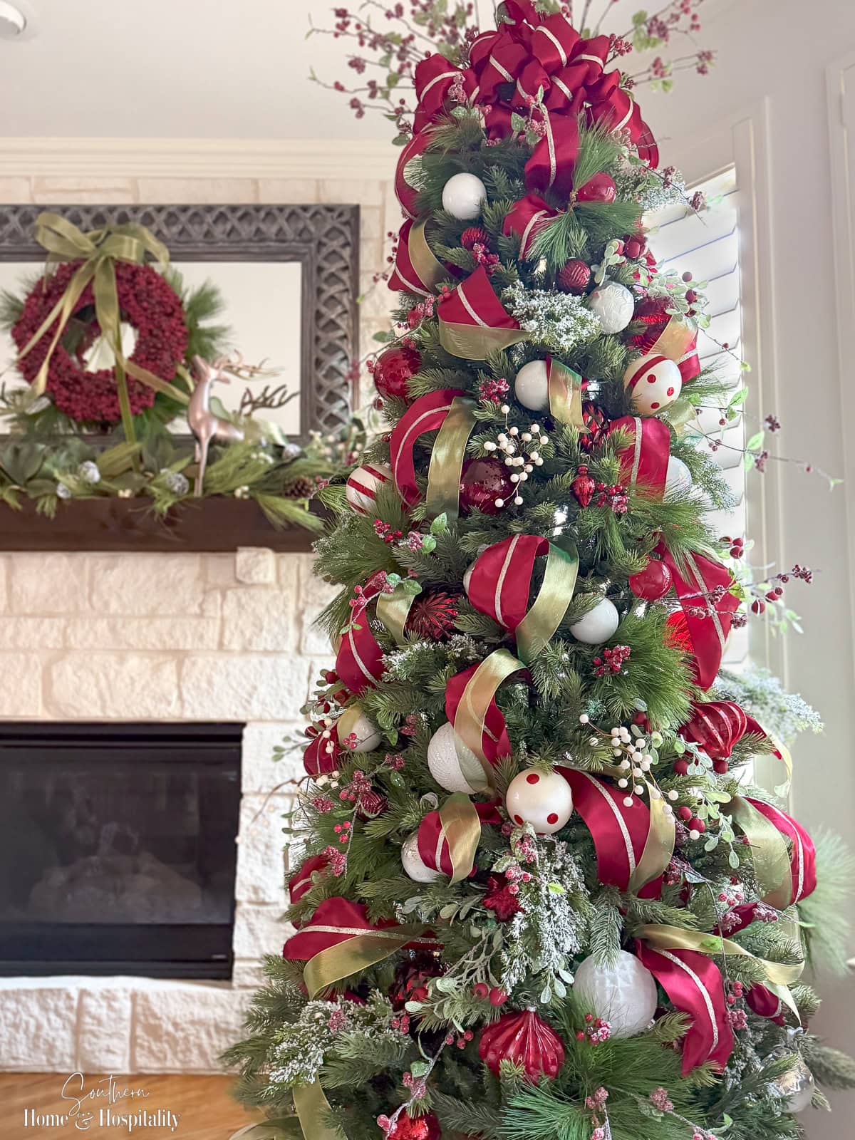 30 Beautiful Christmas Color Themes and The Moods They Set