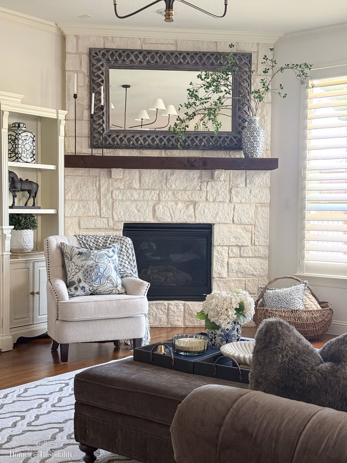 How to Make a Small Room Feel Larger (15 Decorating Tricks That Work)